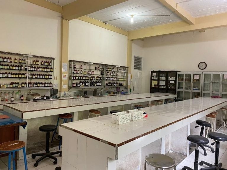 LAB KIMIA – Jurusan Teknologi Laboratorium Medis